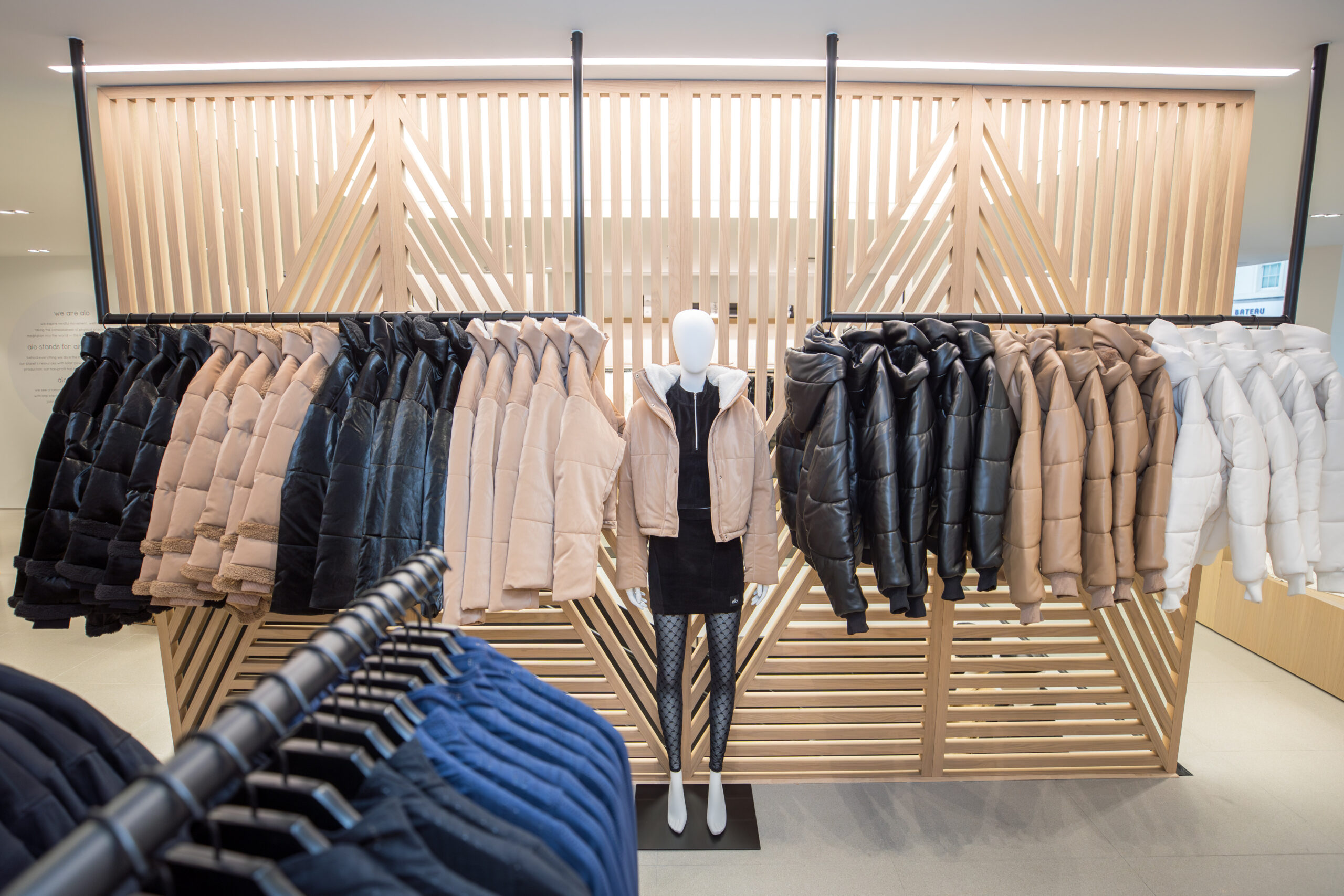 Alo Yoga - Commercial interiors projects | Agilité